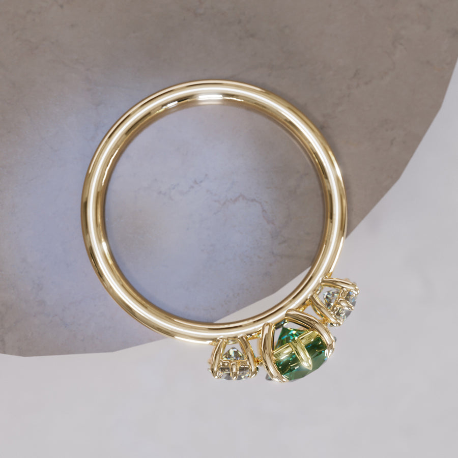Unik tre-stens grøn safir forlovelsesring med diamanter – Valley Rose