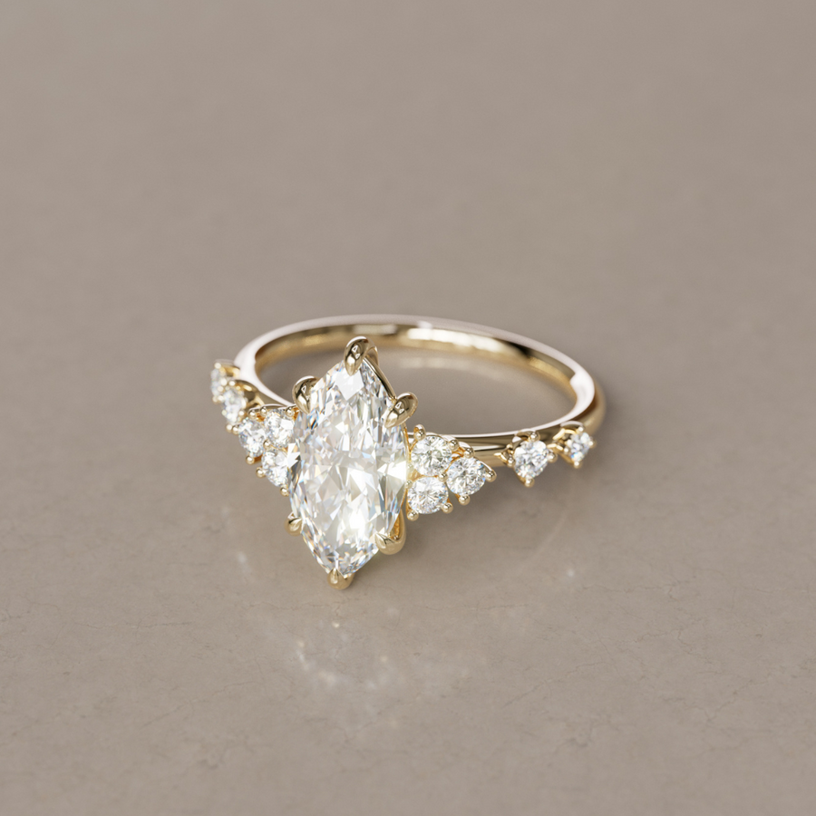 Bague de fiançailles de conte de fées avec diamant marquise unique ...